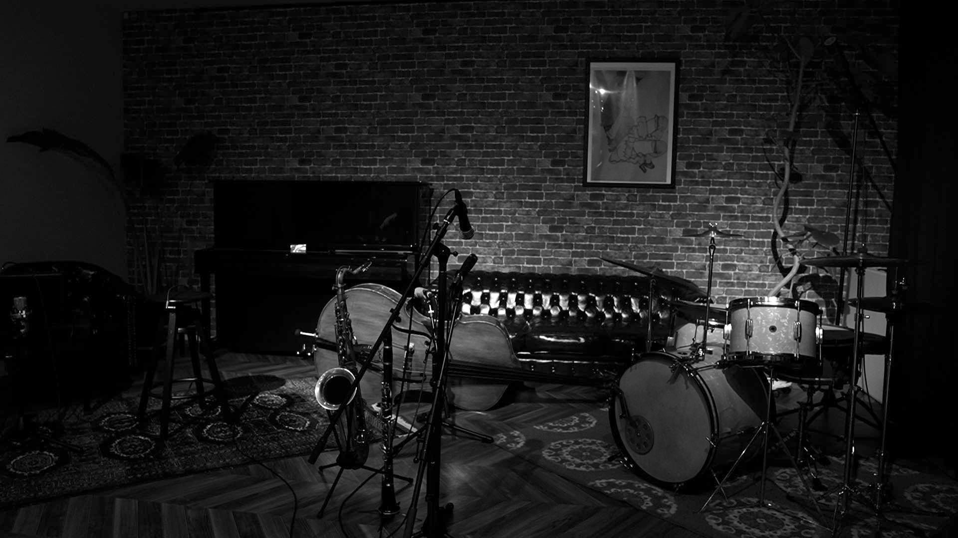 本日、無料ライブ配信『スウィング・ルーム』（Swing Room）を行います。